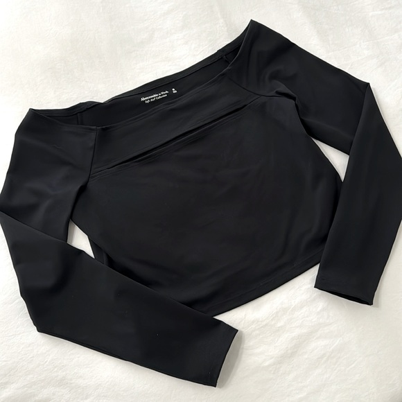 Abercrombie & Fitch | Tops | Abercrombie Fitch Longsleeve Seamless Fabric Offtheshoulder Cutout ...